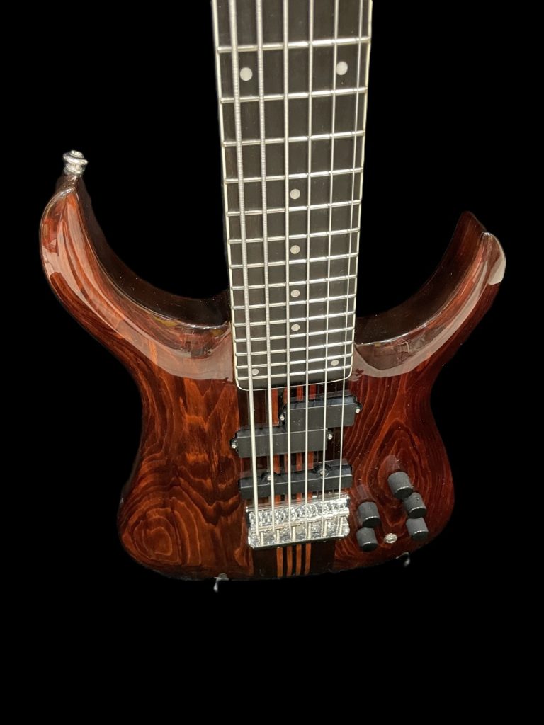 Panda 6-string Short Scale Bass - PHRED instruments