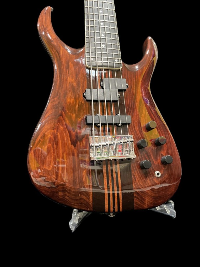 Panda 6-string Short Scale Bass - PHRED instruments